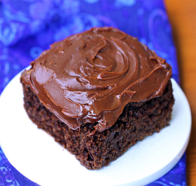 100 Calorie Chocolate Cake - with NO oil!
