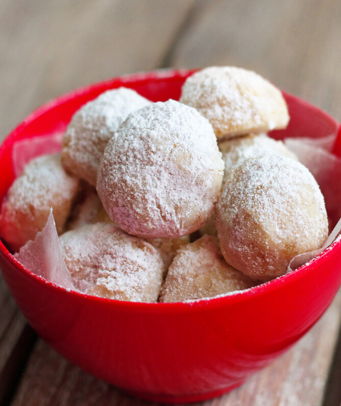 Snowball Cookies That MELT In Your Mouth!