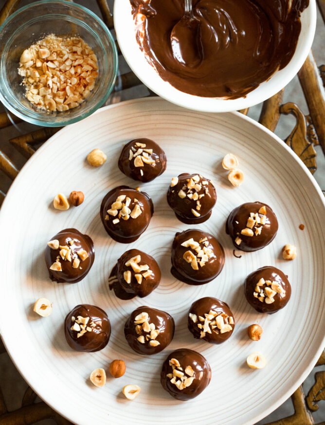 Homemade Ferrero Rocher Recipe - Chocolate Hazelnut Truffles!
