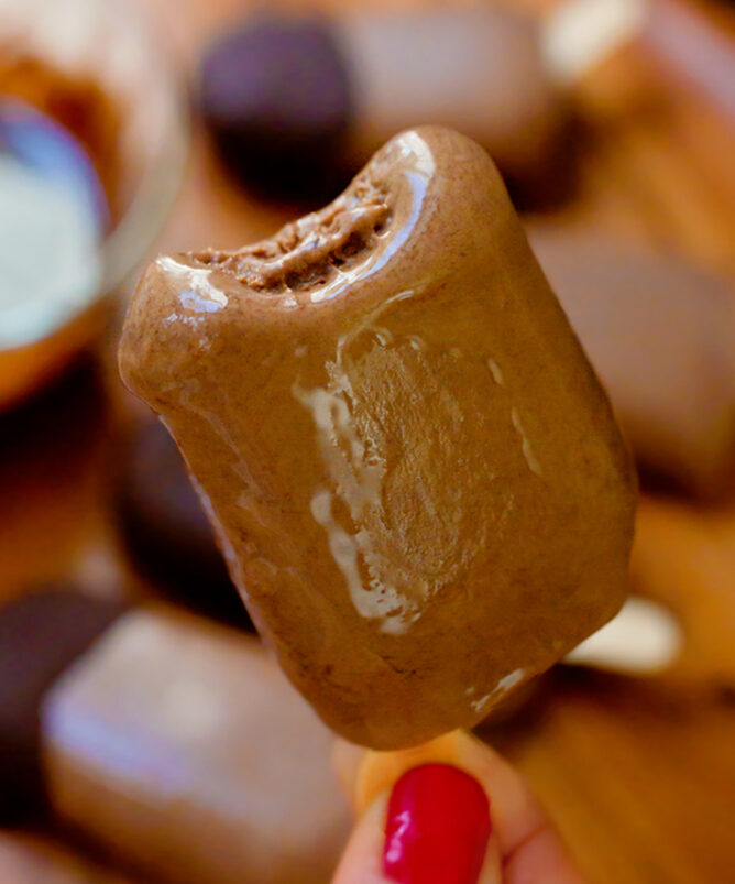 Chocolate Pudding Pops - Chocolate Covered Katie