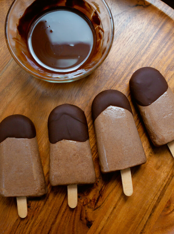 Chocolate Pudding Pops - Chocolate Covered Katie