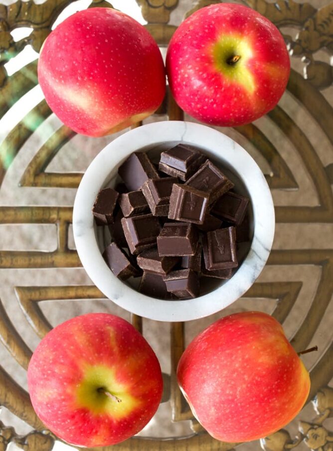 Healthy Chocolate Mousse - Just 2 Ingredients (No Yogurt!)